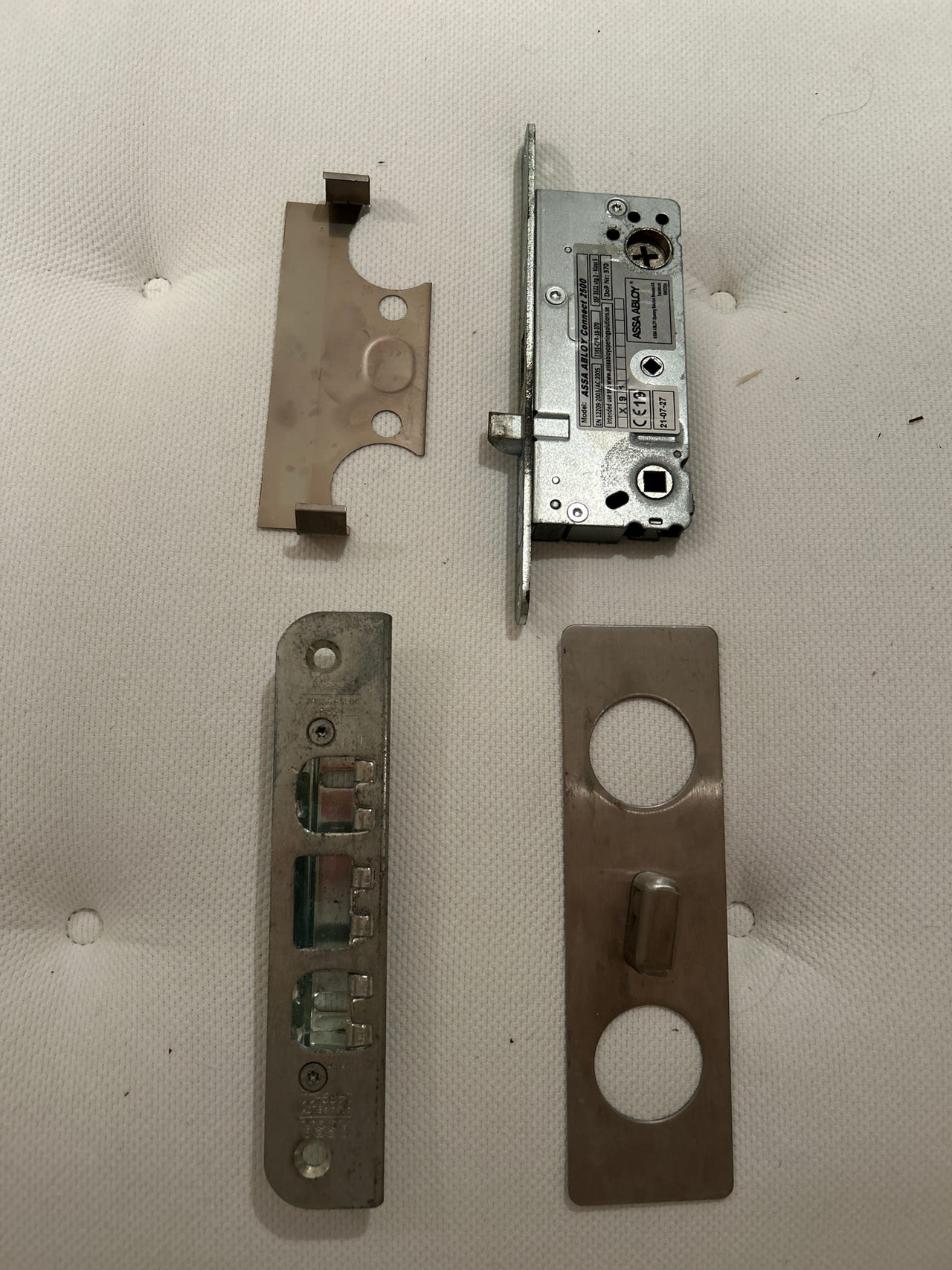 ASSA Abloy (TrioVing) 2500 låskasse med sluttstykke og skilt! | FINN-torget