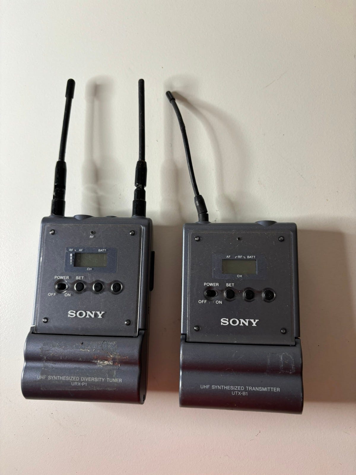 SONY UHF - UTX-B1 & URX-P1 Wireless Lavalier Microphone Transmitter ...