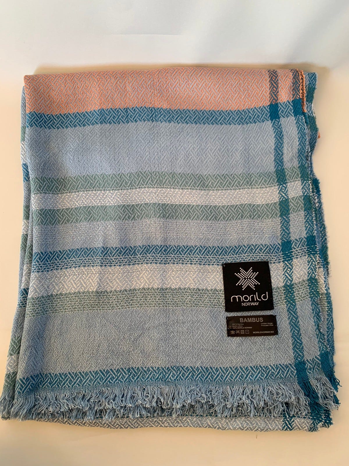 Moril tindra linje skjerf med refleks | FINN-torget