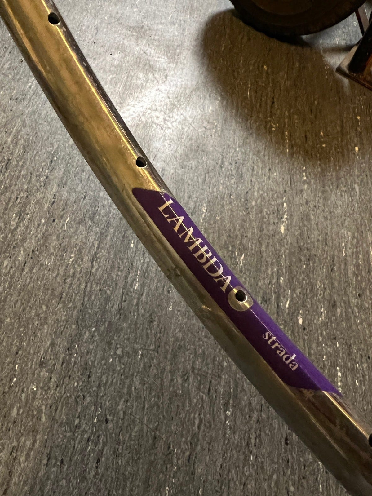 nos Campagnolo Lambda 28” Clincher felger. 32h | FINN-torget