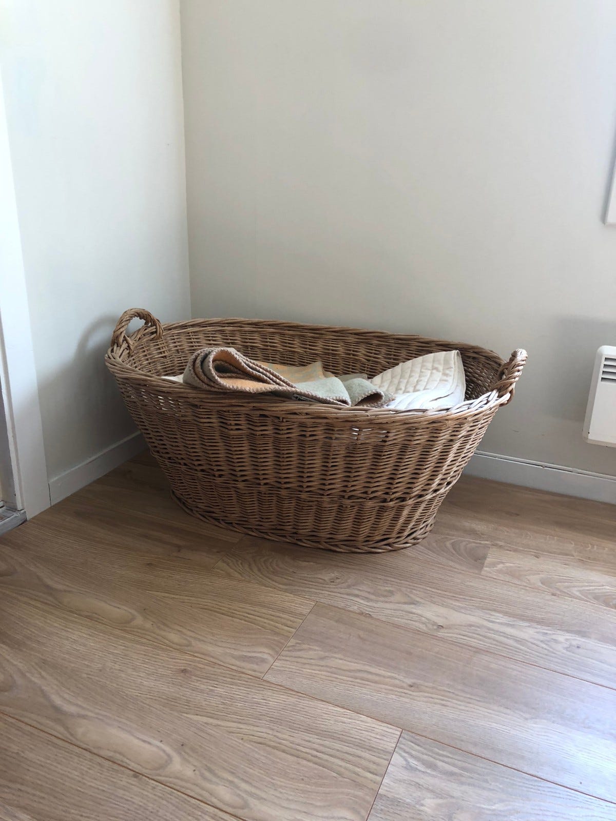 Stor skittentøyskurv | FINN torget