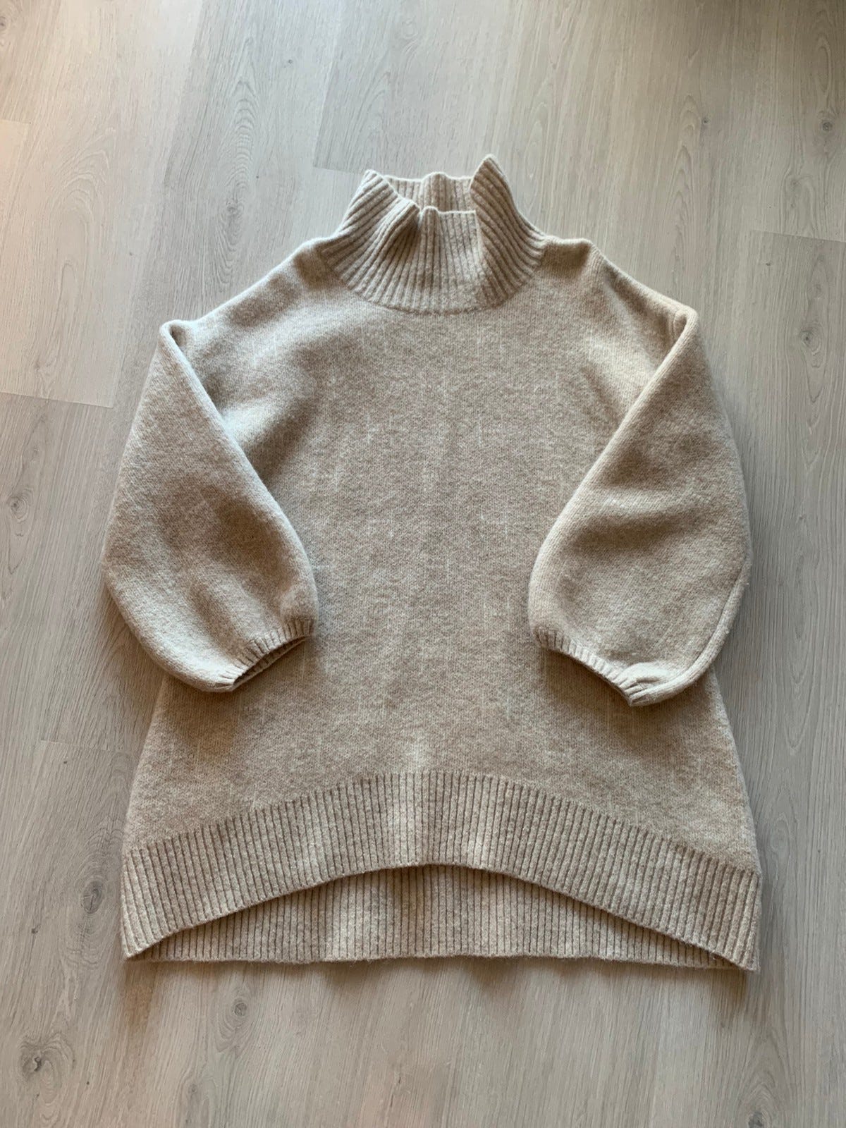 Hést genser | FINN torget