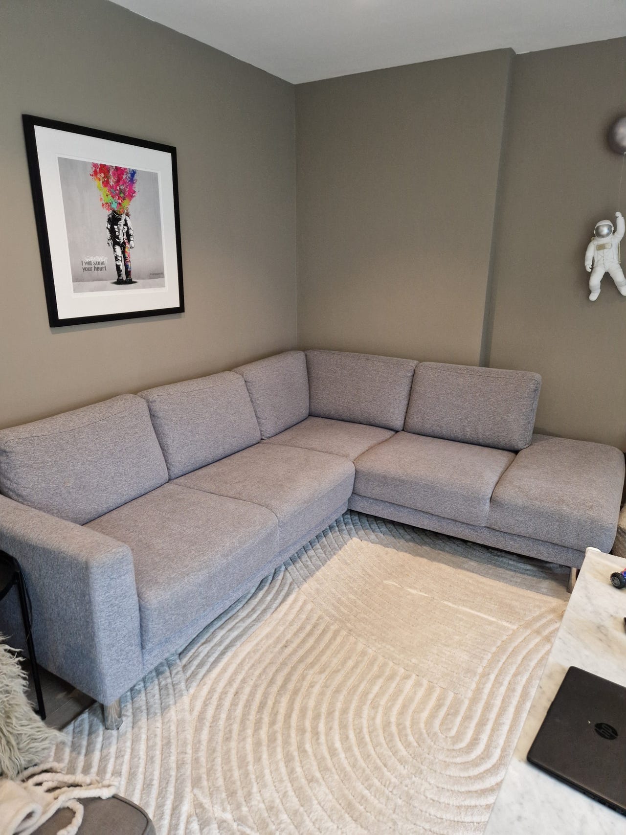 Grå hjørnesofa - Reservert | FINN-torget