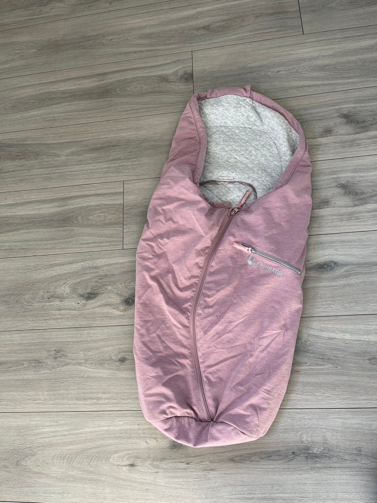 Easygrow bilstol pose | FINN-torget