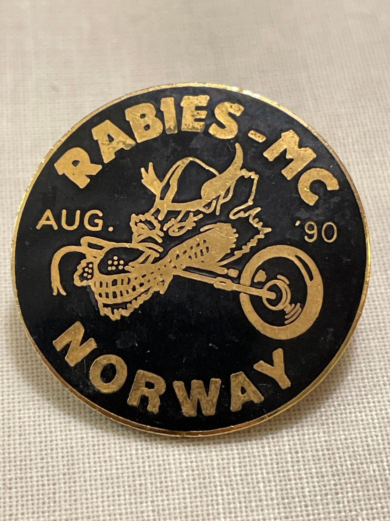 Rabies MC Norway Aug. ‘90 pin | FINN-torget