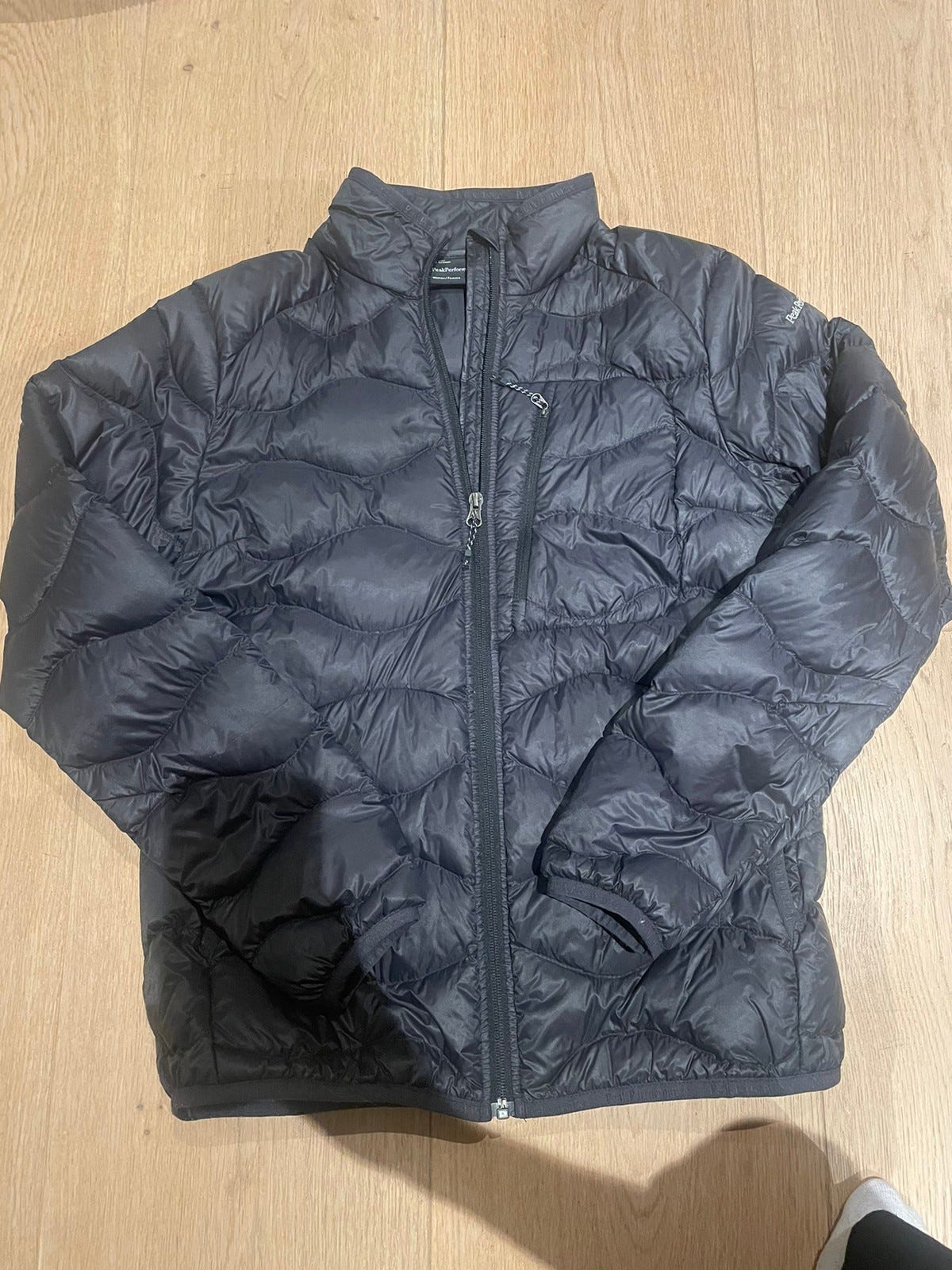 Peak Performance helium dunjakke | FINN-torget