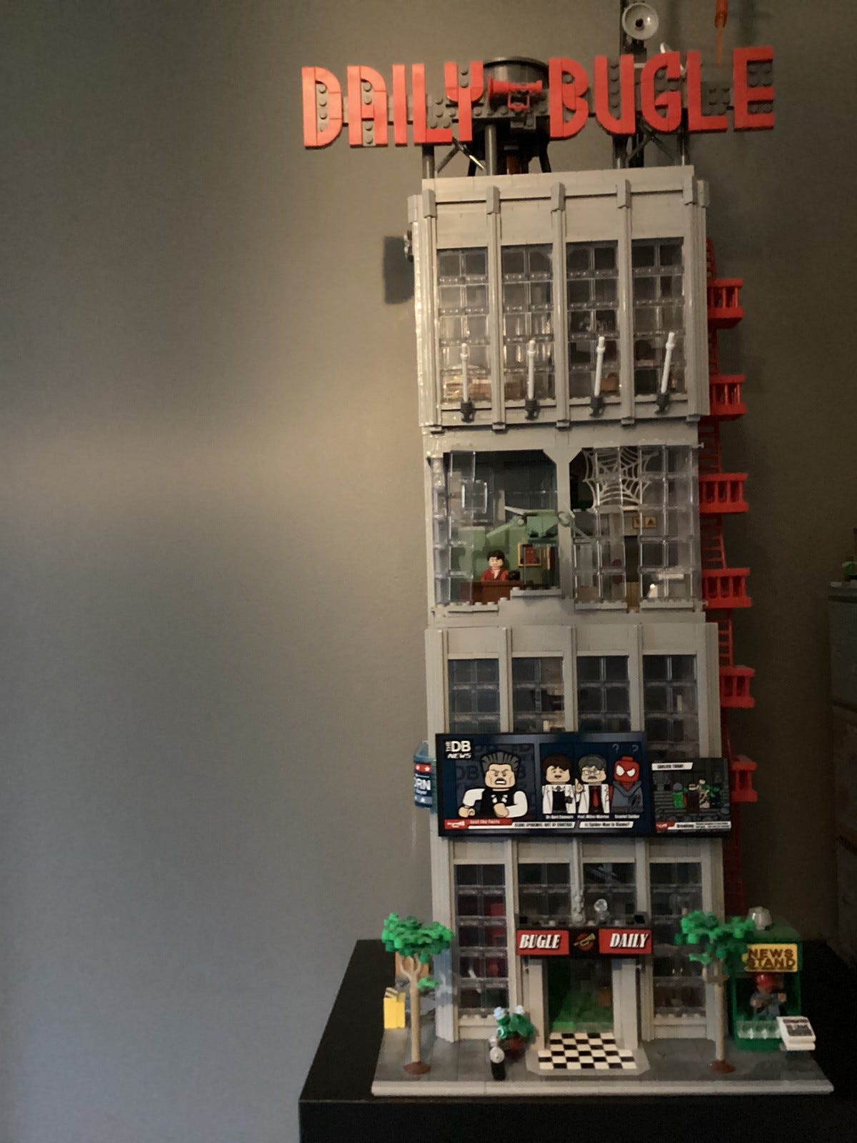 76178 LEGO Marvel Daily Bugle til bilig pris | FINN torget