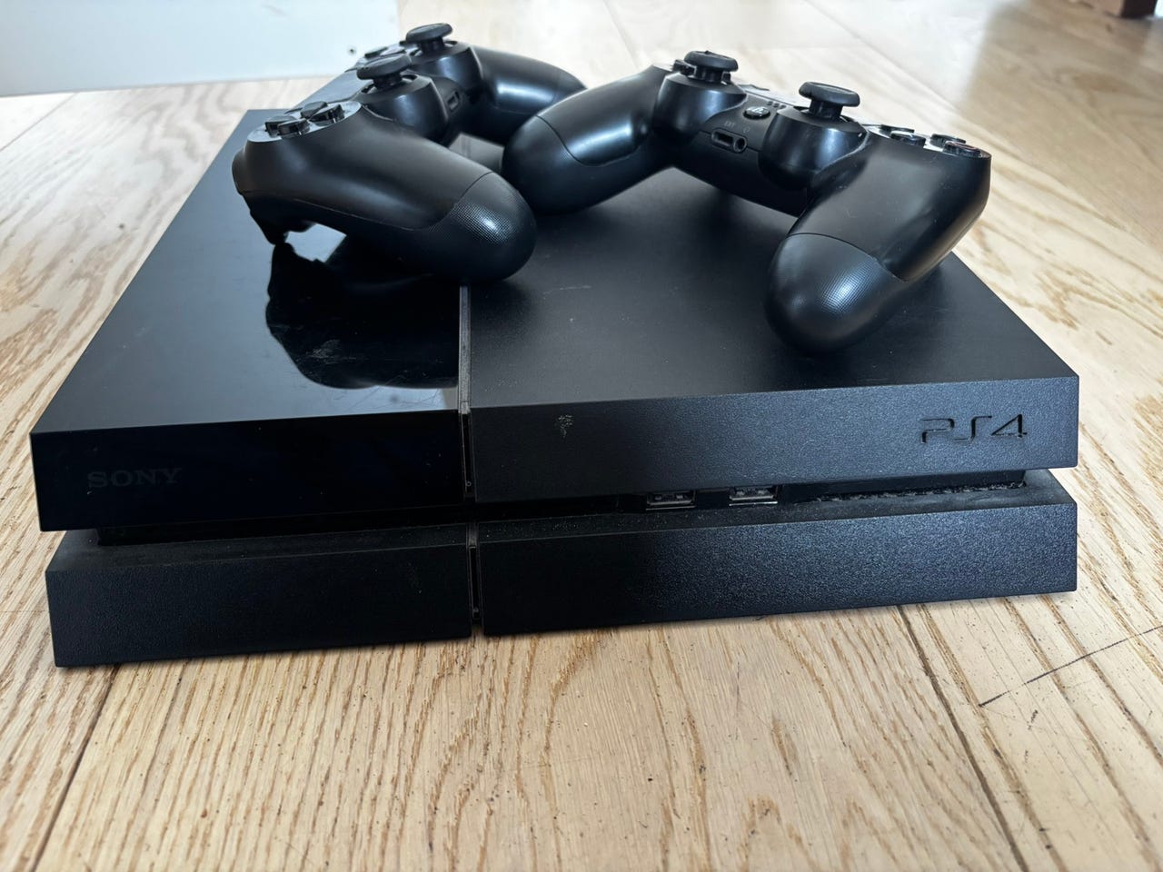 Pent og lite brukt PlayStation 4 | FINN-torget
