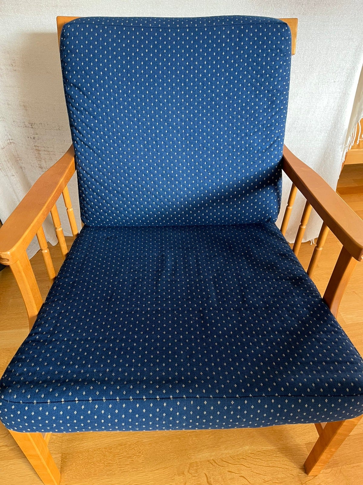 Klassisk lenestol med ullputer | FINN-torget