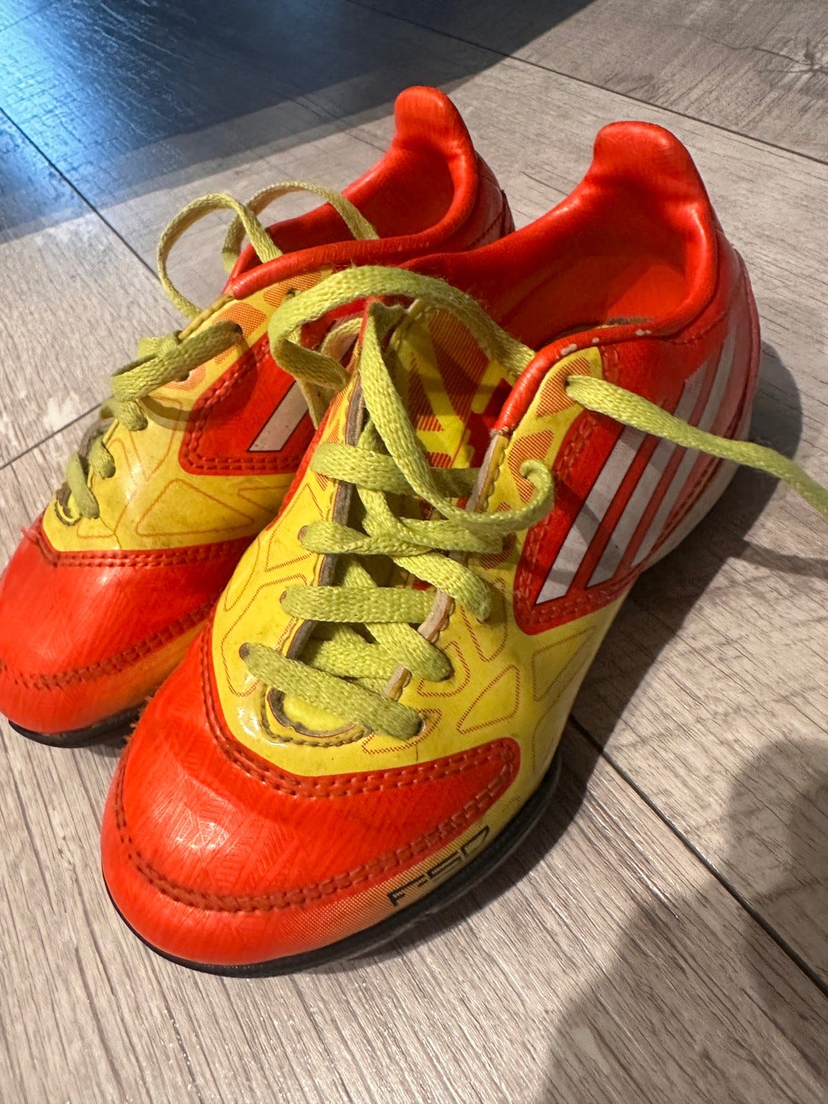 Adidas fotball/ hallsko str 28 | FINN-torget