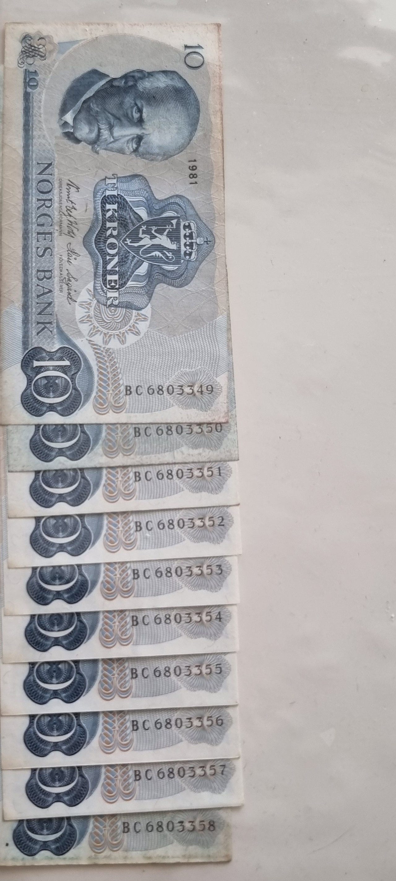 10 kr sedler i serie (10) | FINN-torget