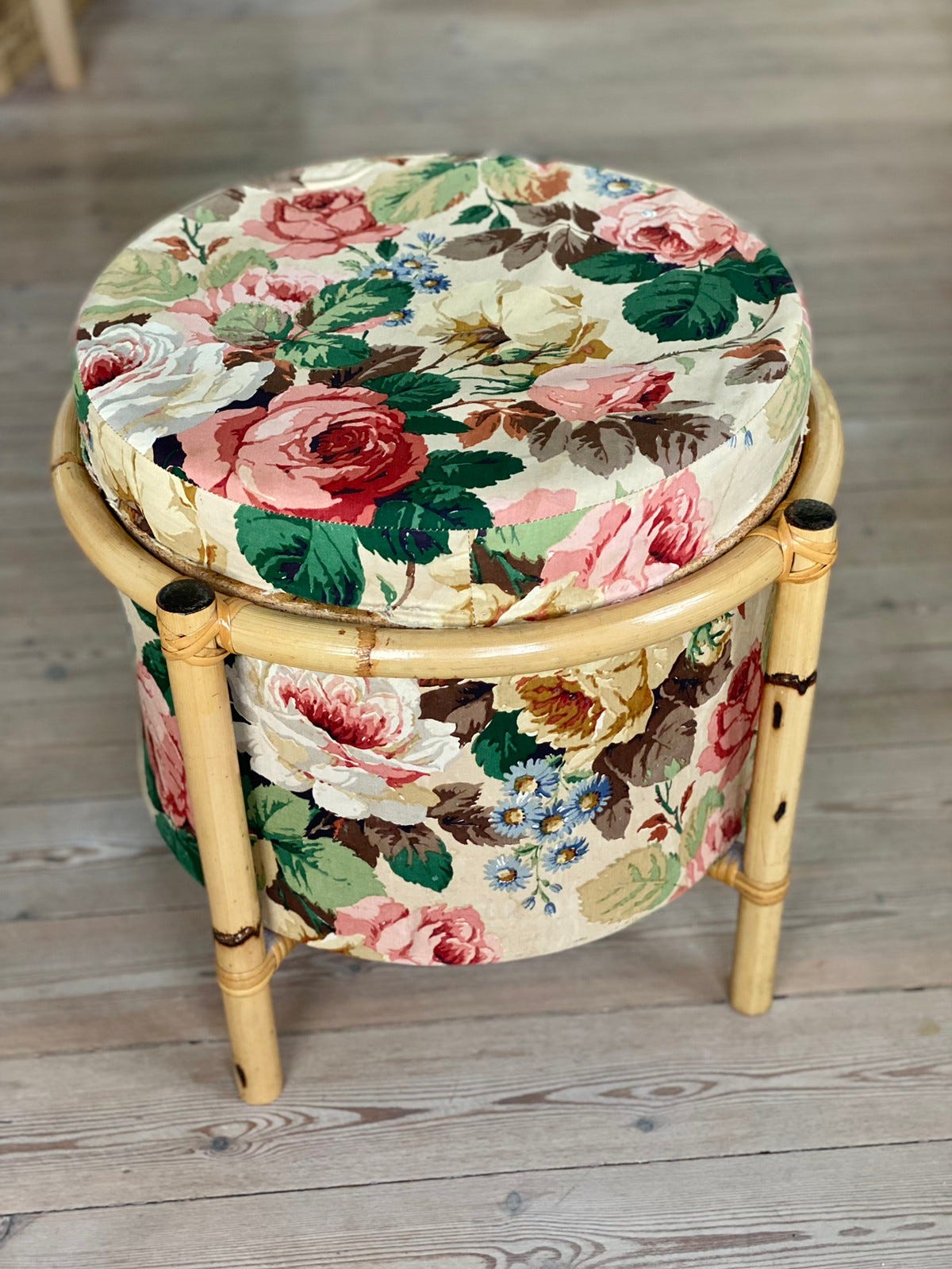 Vintage puff med oppbevaring | FINN-torget