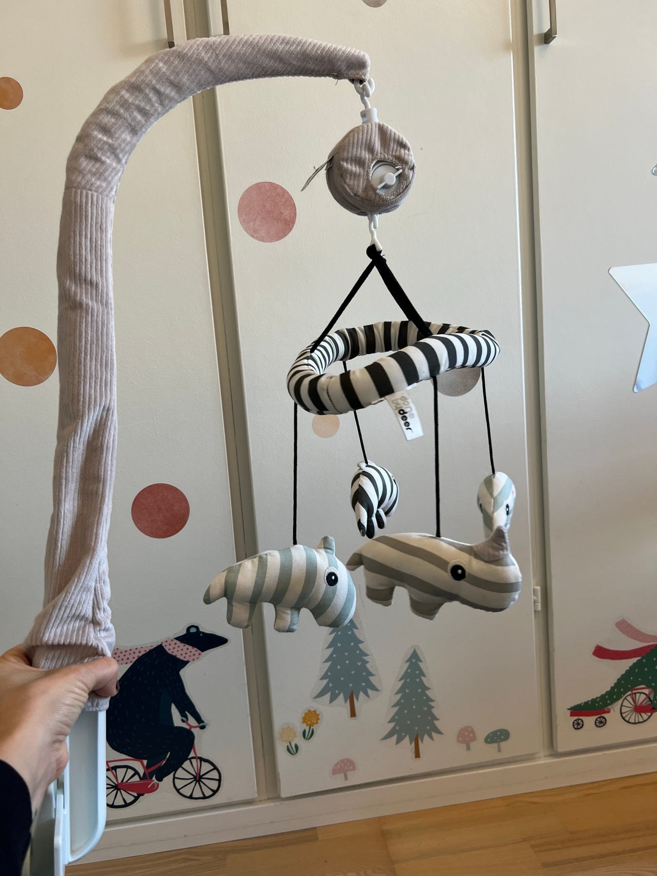 Baby uro fra Done By Deer med nattasang og rotering | FINN-torget