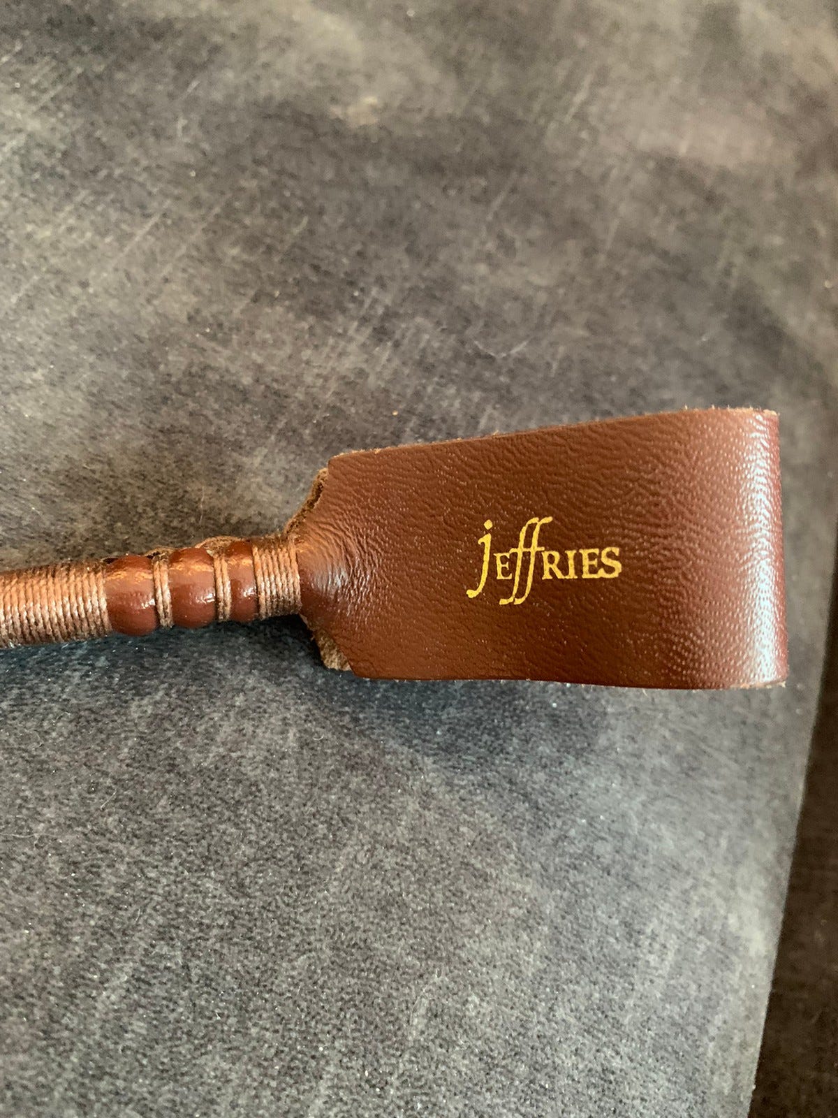 Sprang pisk i camel farge | FINN-torget