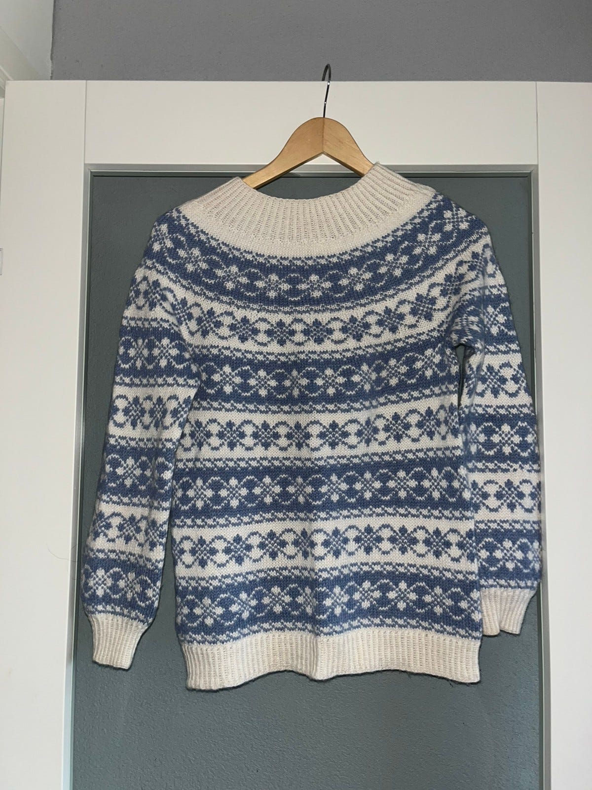 Heimestrikka genser | FINN-torget