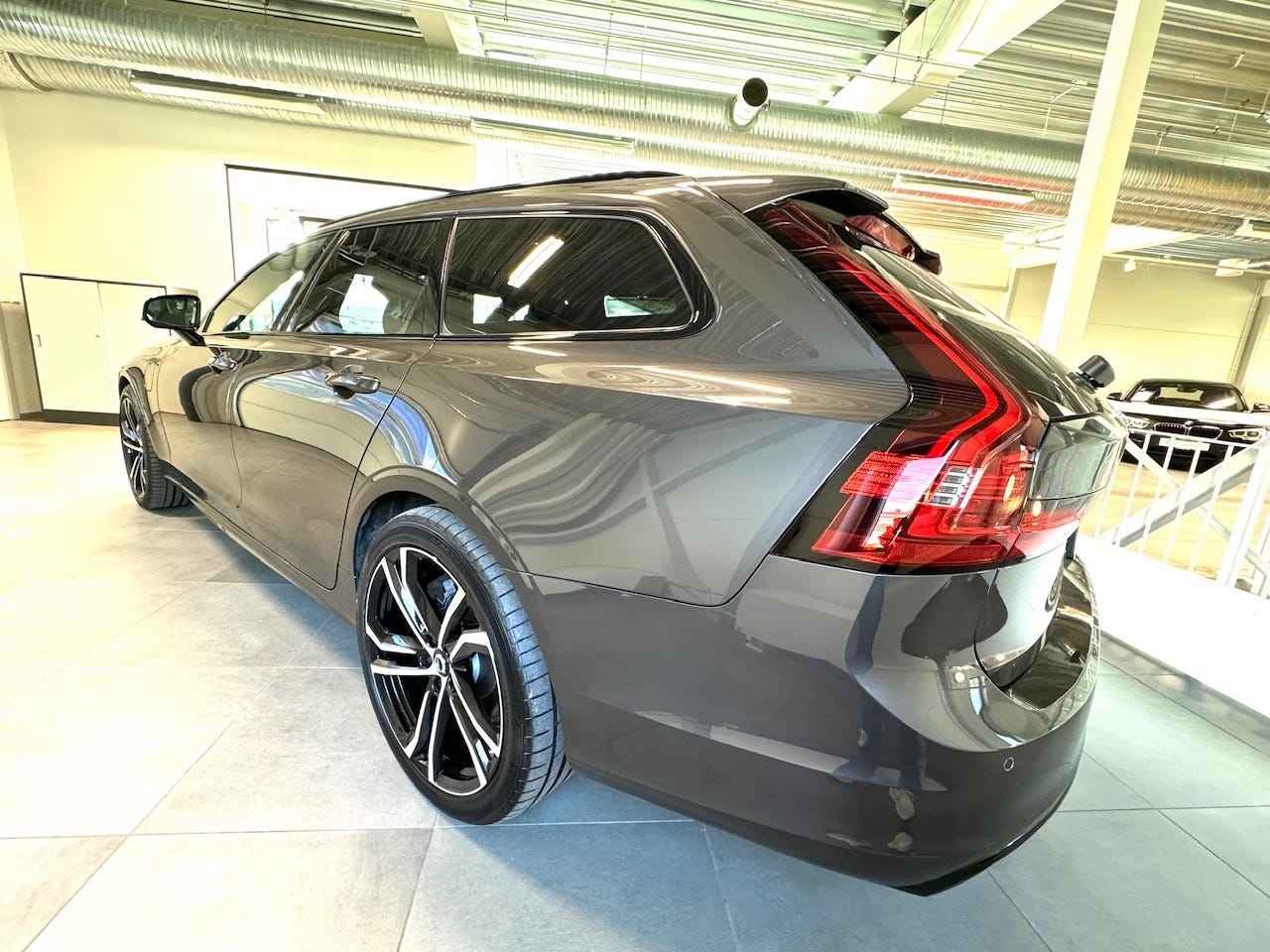 Bruktbil til salgs: Volvo V90 - 2021 - Grå - 412 Hk - Stasjonsvogn ...