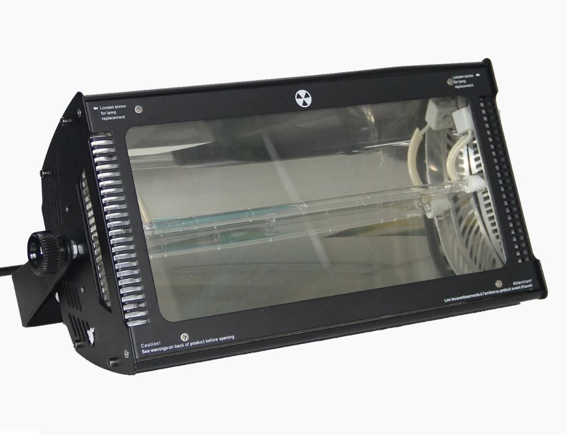 Discolys/Scenelys: Atomic Strobe 3000 W | FINN-torget