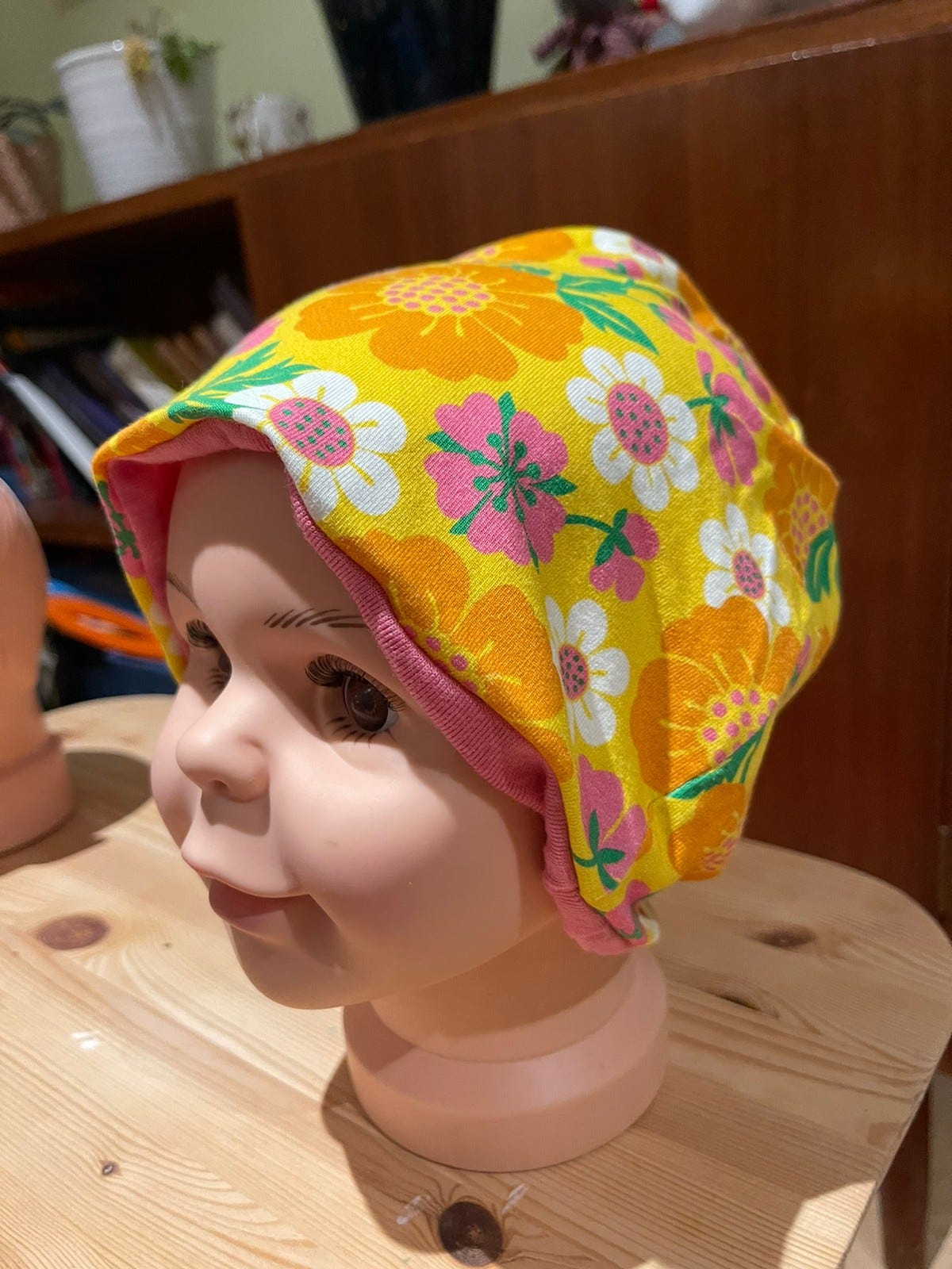 Bomullslue med ullfor ca 6-10 år | FINN-torget