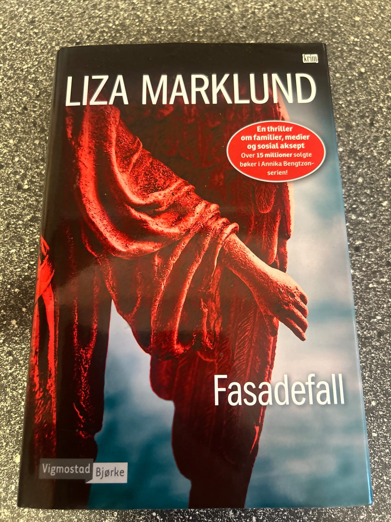 Liza Marklund, Fasadefall , | FINN-torget