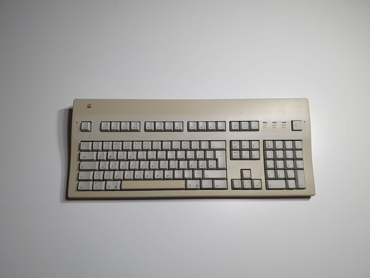 Apple Extended Keyboard II + ADB til USB overgang | FINN-torget