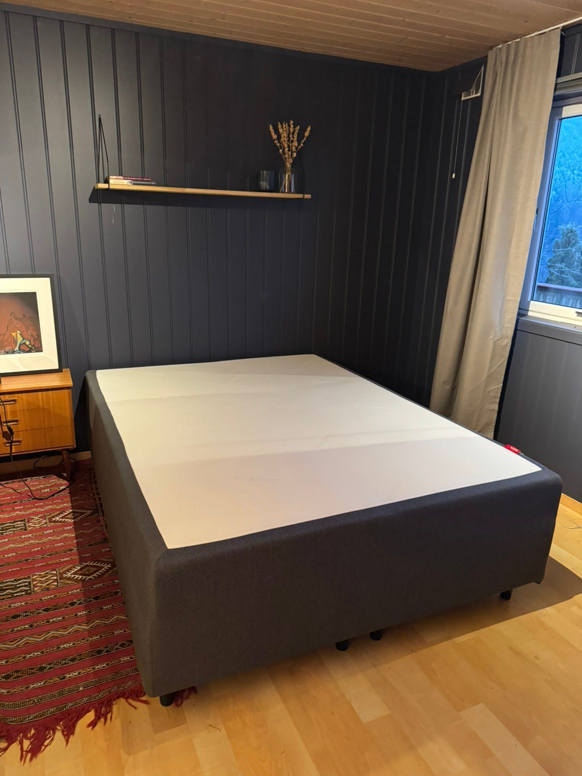 Nesten ubrukt Wonderland-seng til salgs. (150 seng) | FINN-torget