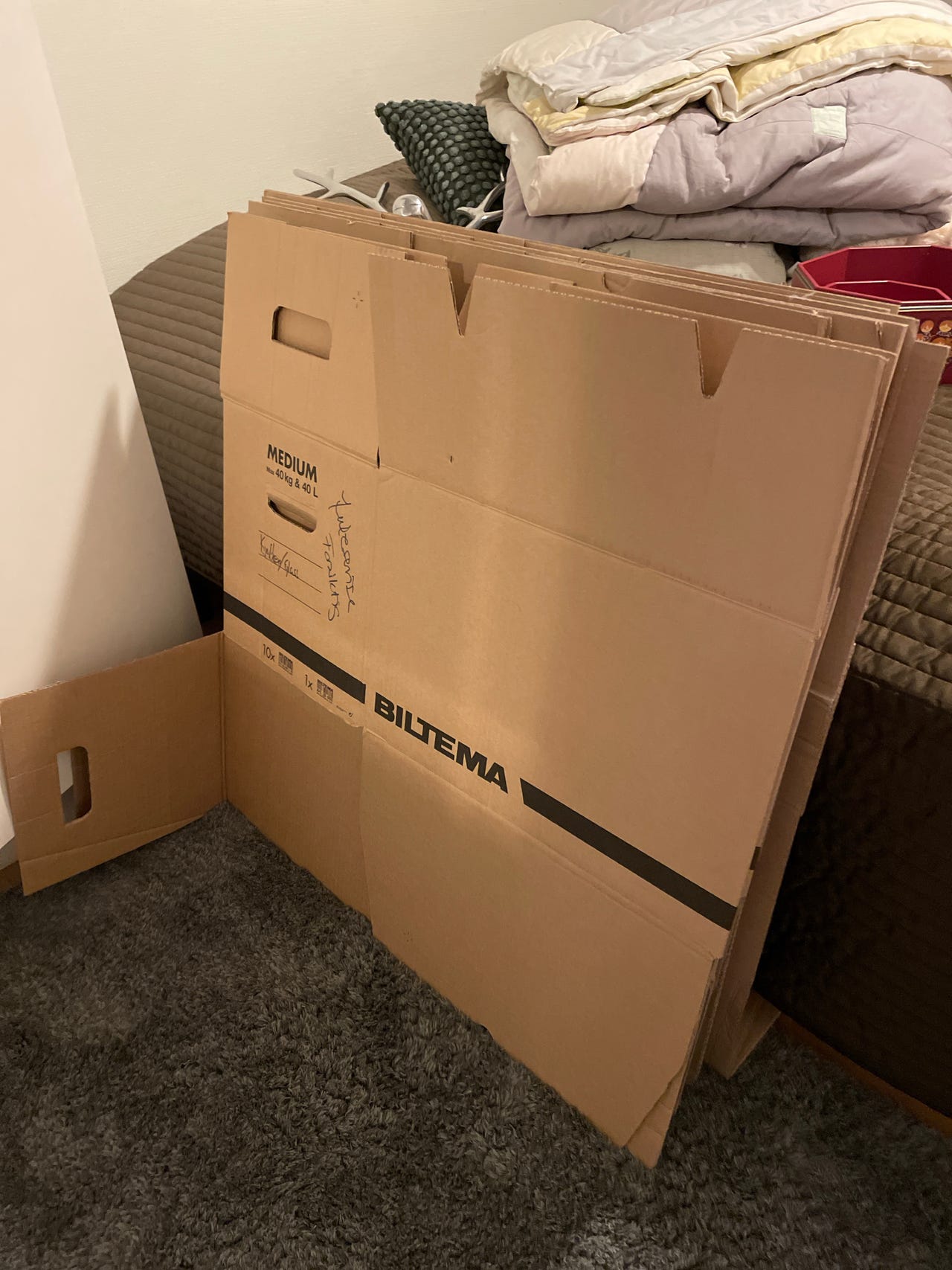 Reservert - 9 stk flytteesker - 40 liter - gis bort | FINN-torget