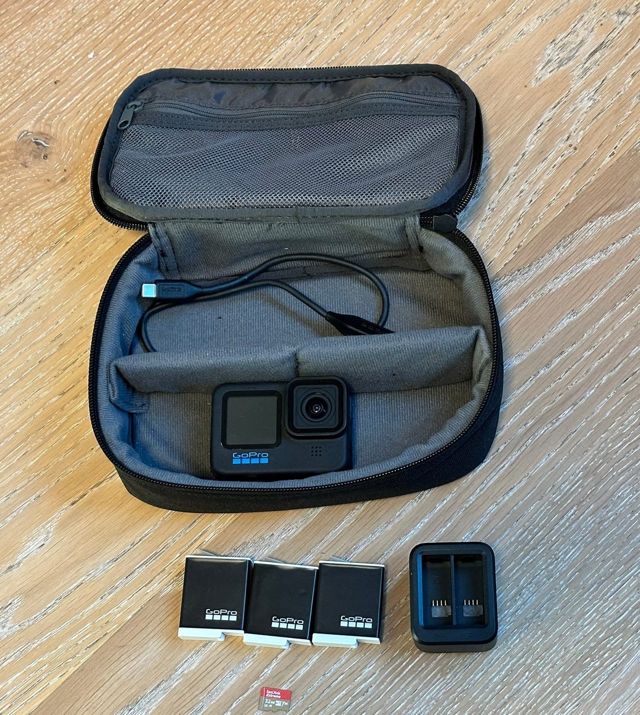 GoPro Hero 11 med 3 batterier, lader, minnekort | FINN-torget