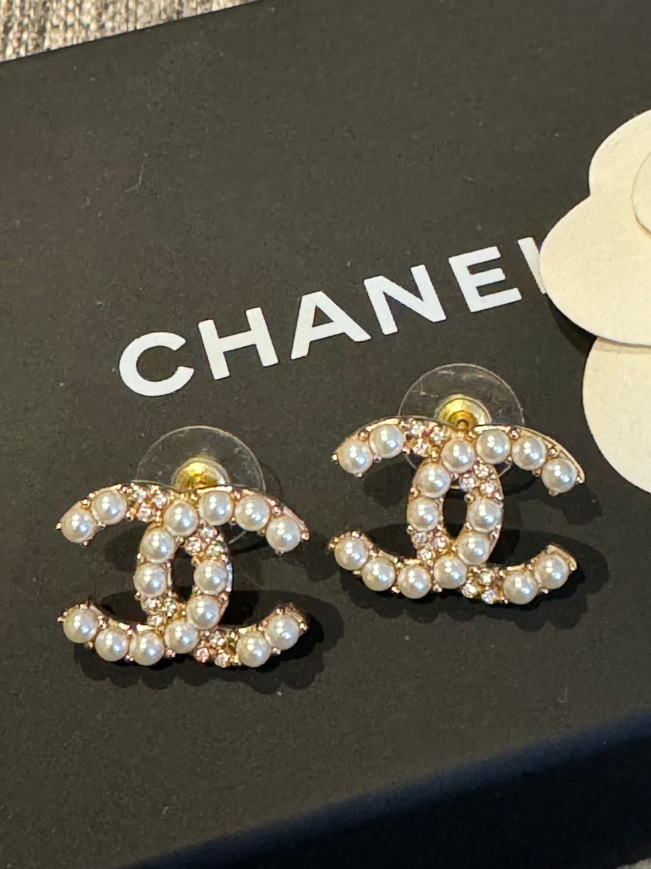 CHANEL øredobber nye | FINN-torget