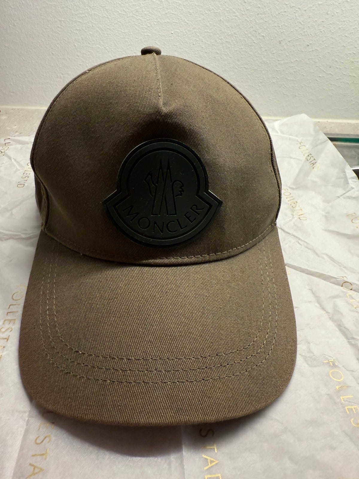 Moncler Caps | FINN-torget