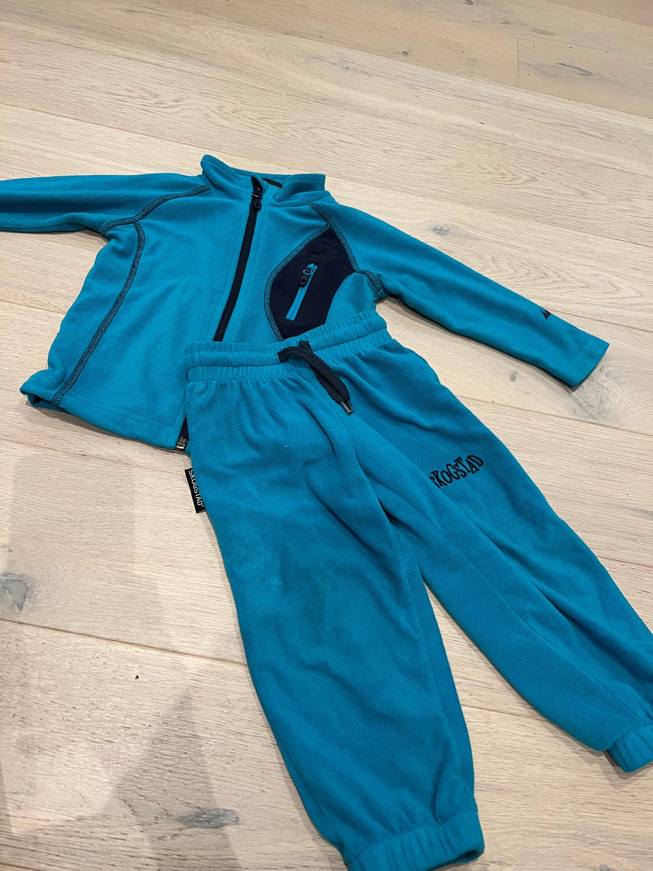 Skogstad fleece sett | FINN-torget