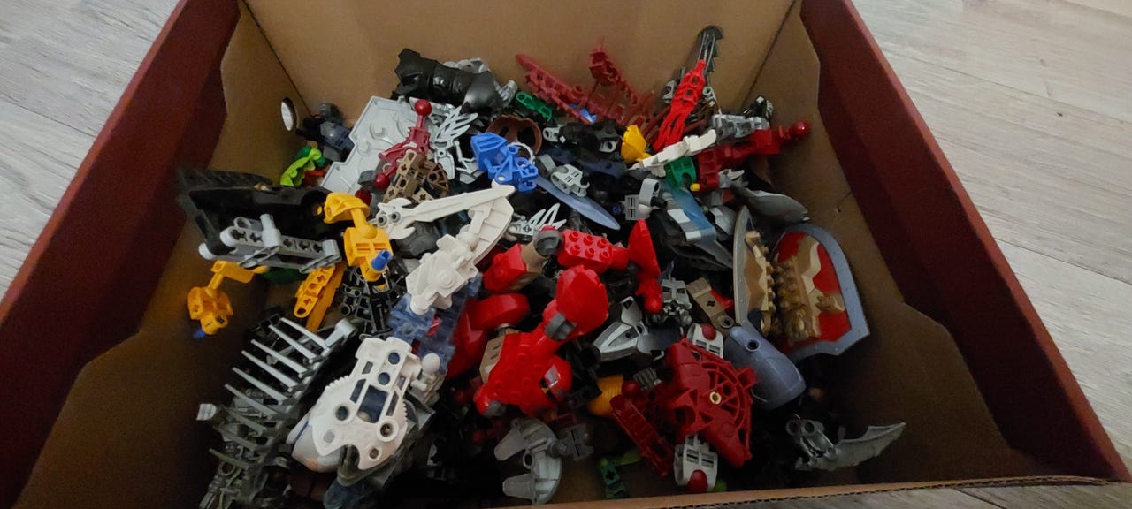 Lego bionicle & Lego knights selges | FINN-torget