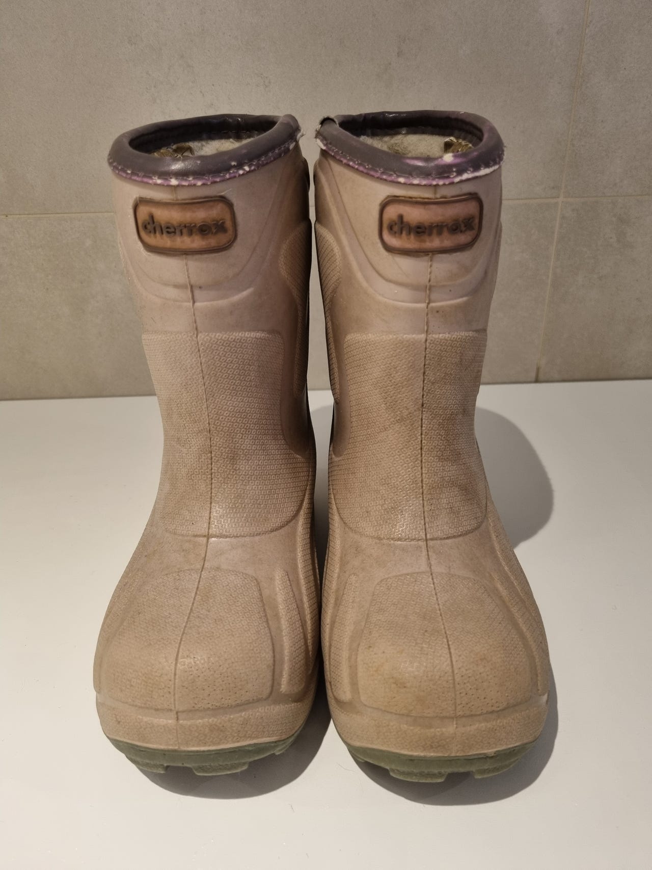 Viking Cherrox str.30 gies bort | FINN-torget