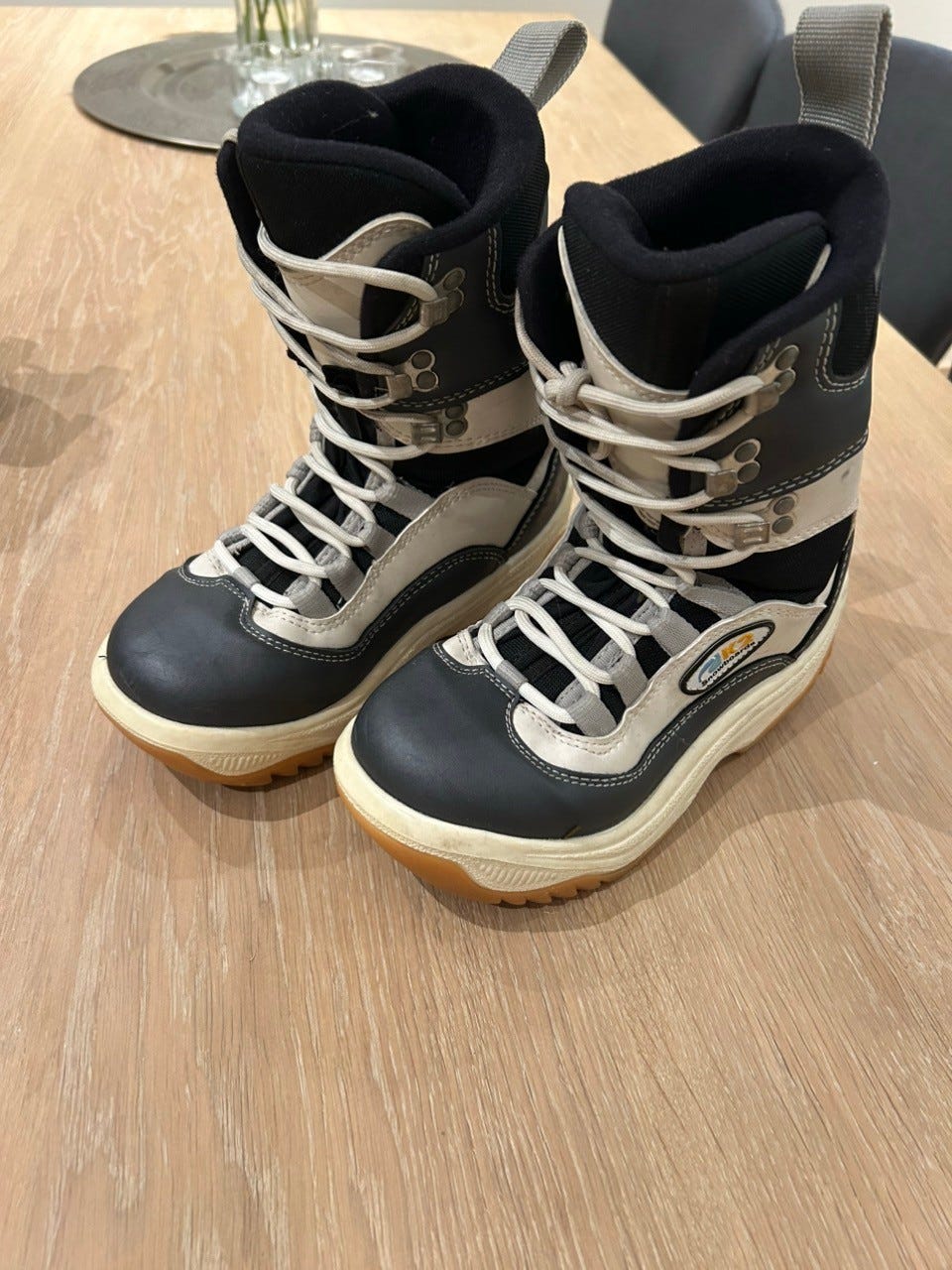 Snowboardsko | FINN-torget