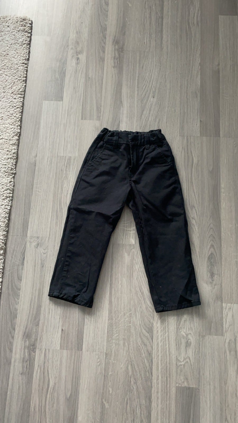Selger en pent brukt pen bukse til gutt str 98 | FINN-torget