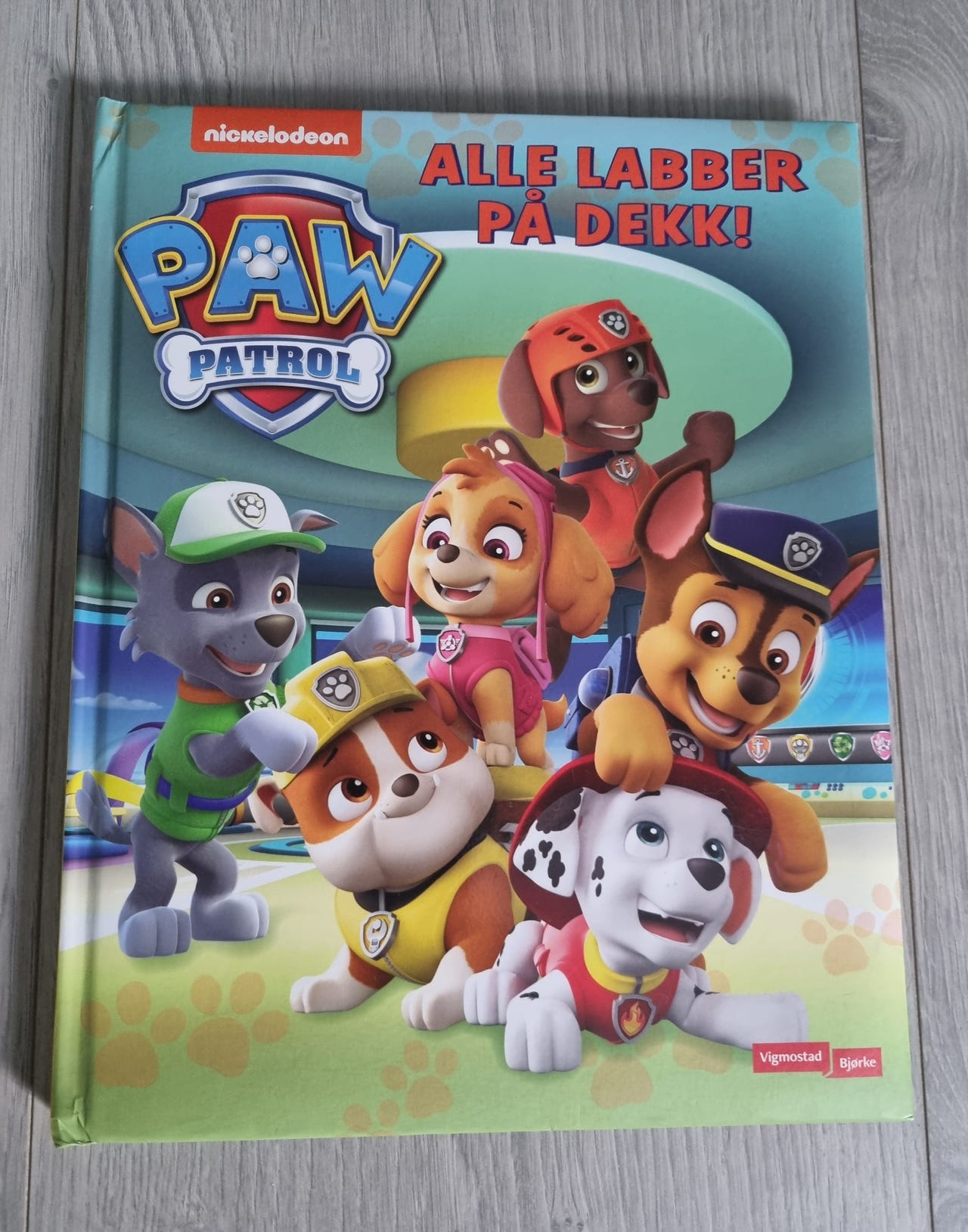 Som ny barnebok "Paw Patrol, Alle labber på dekk" | FINN-torget