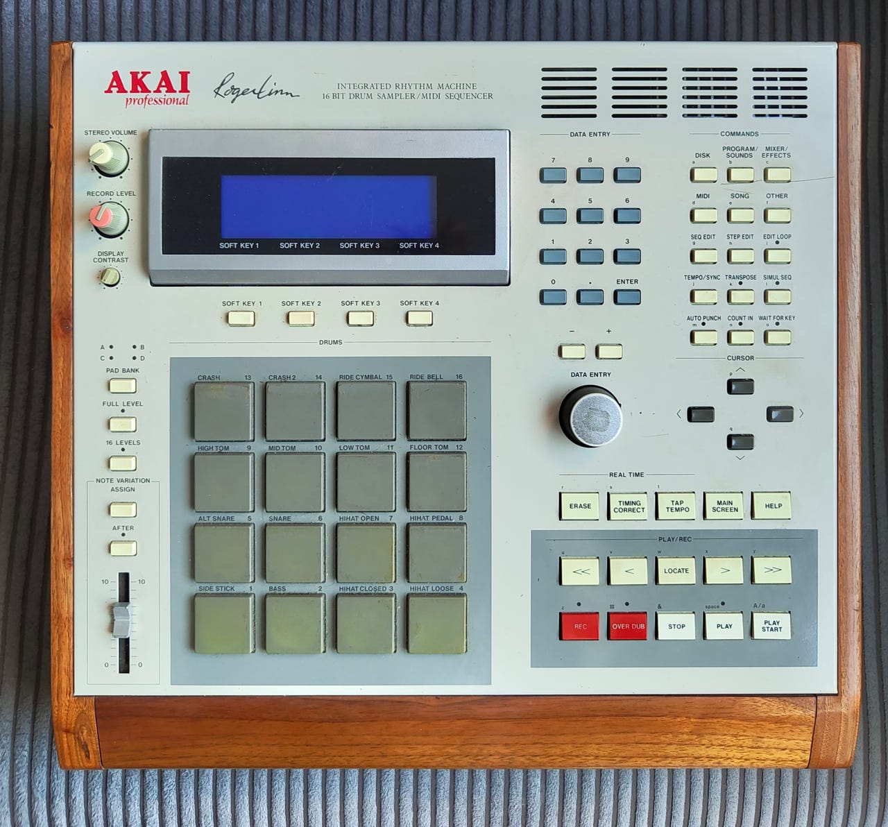 AKAI MPC 3000 | FINN-torget