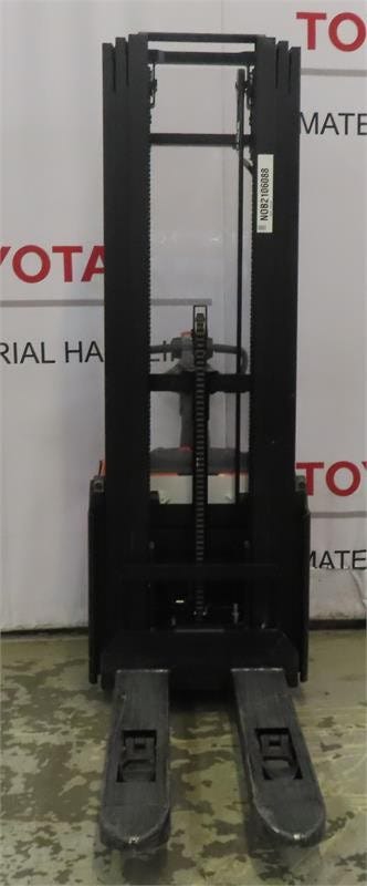 Til salgs: Toyota SWE140L - 2022 - Truck - Løftekapasitet 1400 kg ...