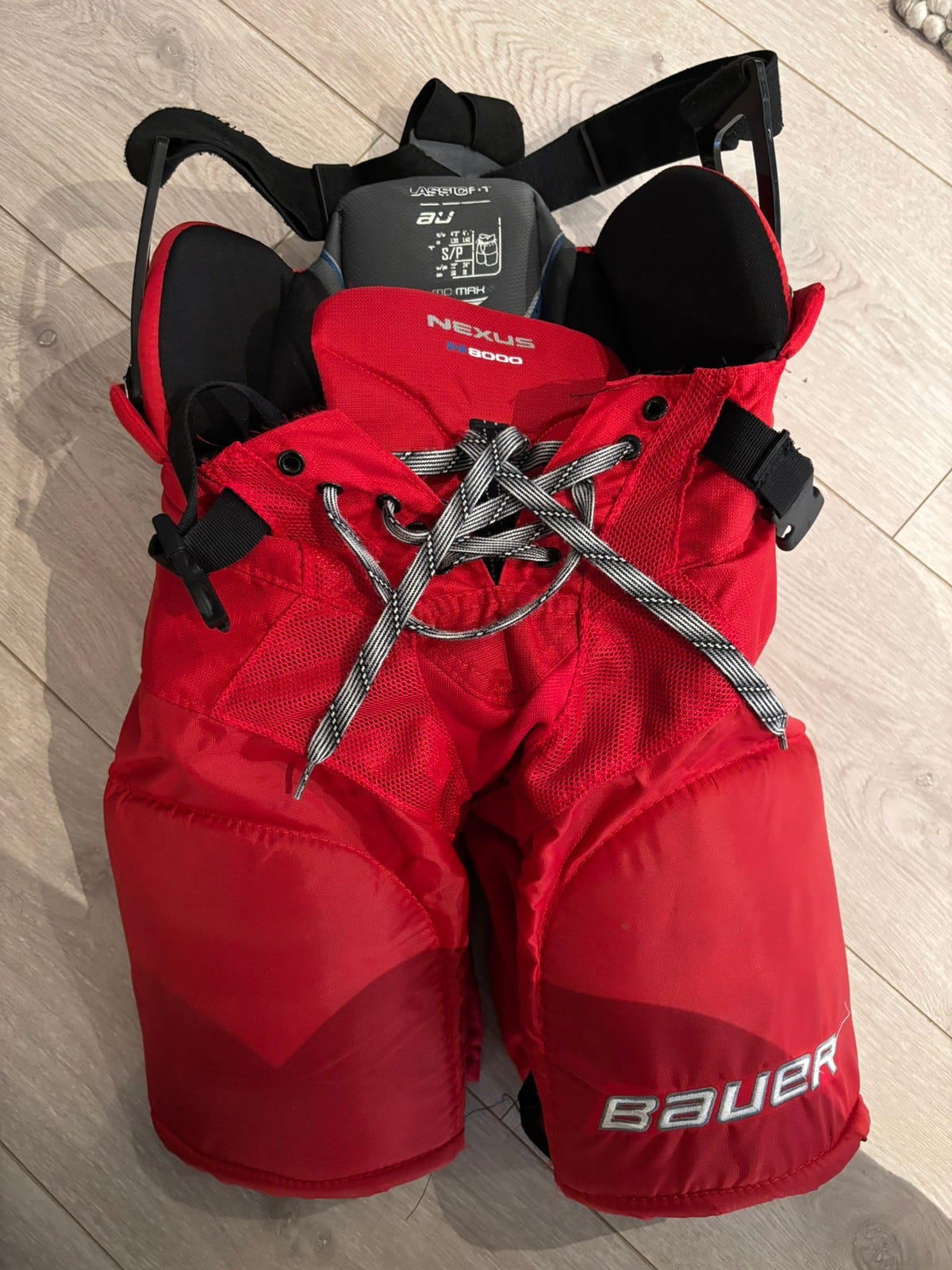 Bauer Nexus N8000 m/ CCM suspenders (JR) | FINN-torget