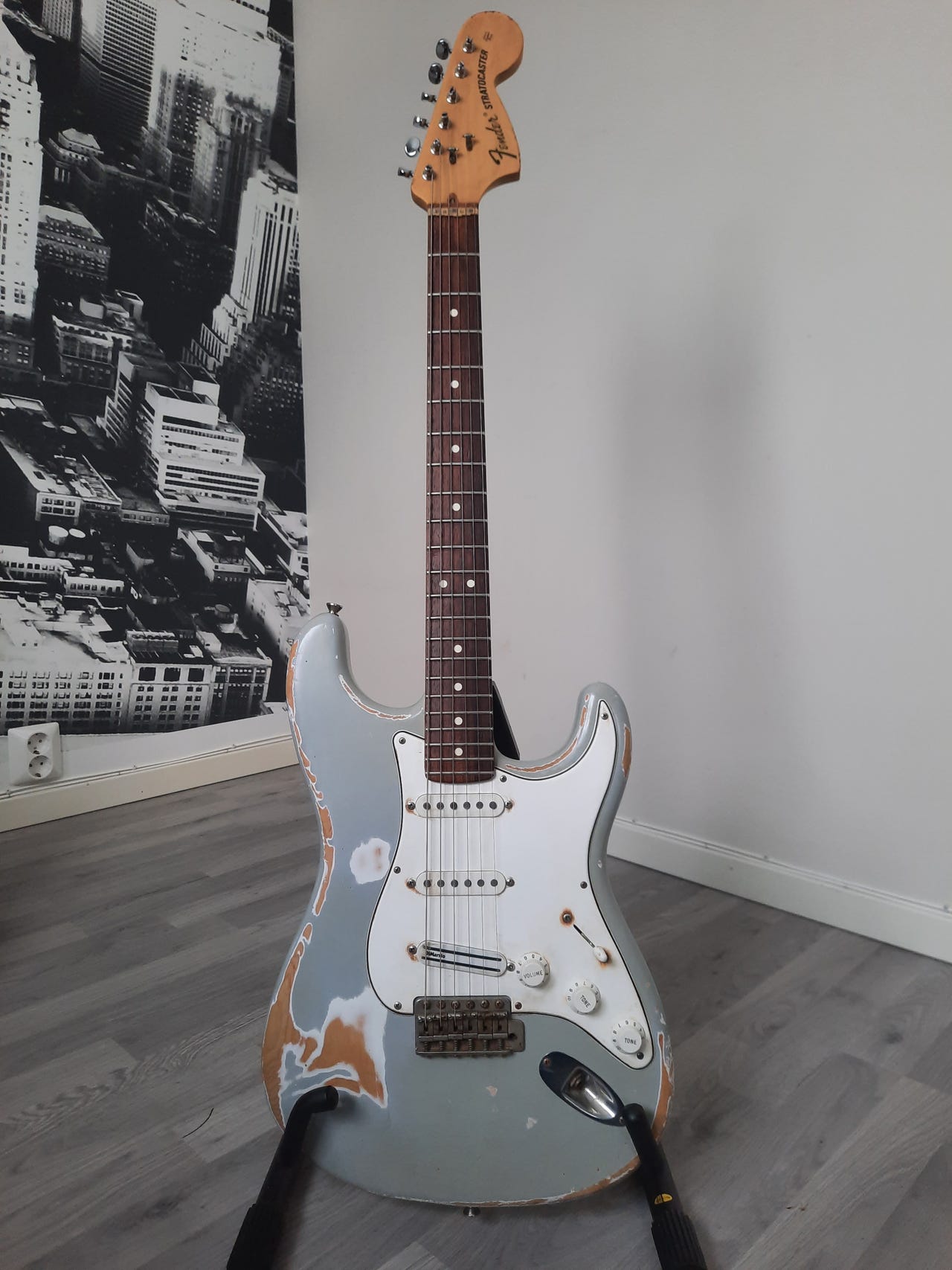 Reliced stratocaster (Fender Highway One 2004) | FINN-torget