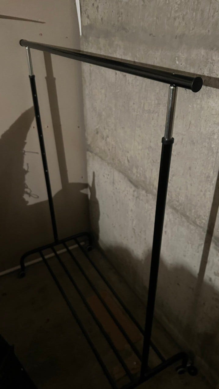 Klesstativ selges. | FINN-torget