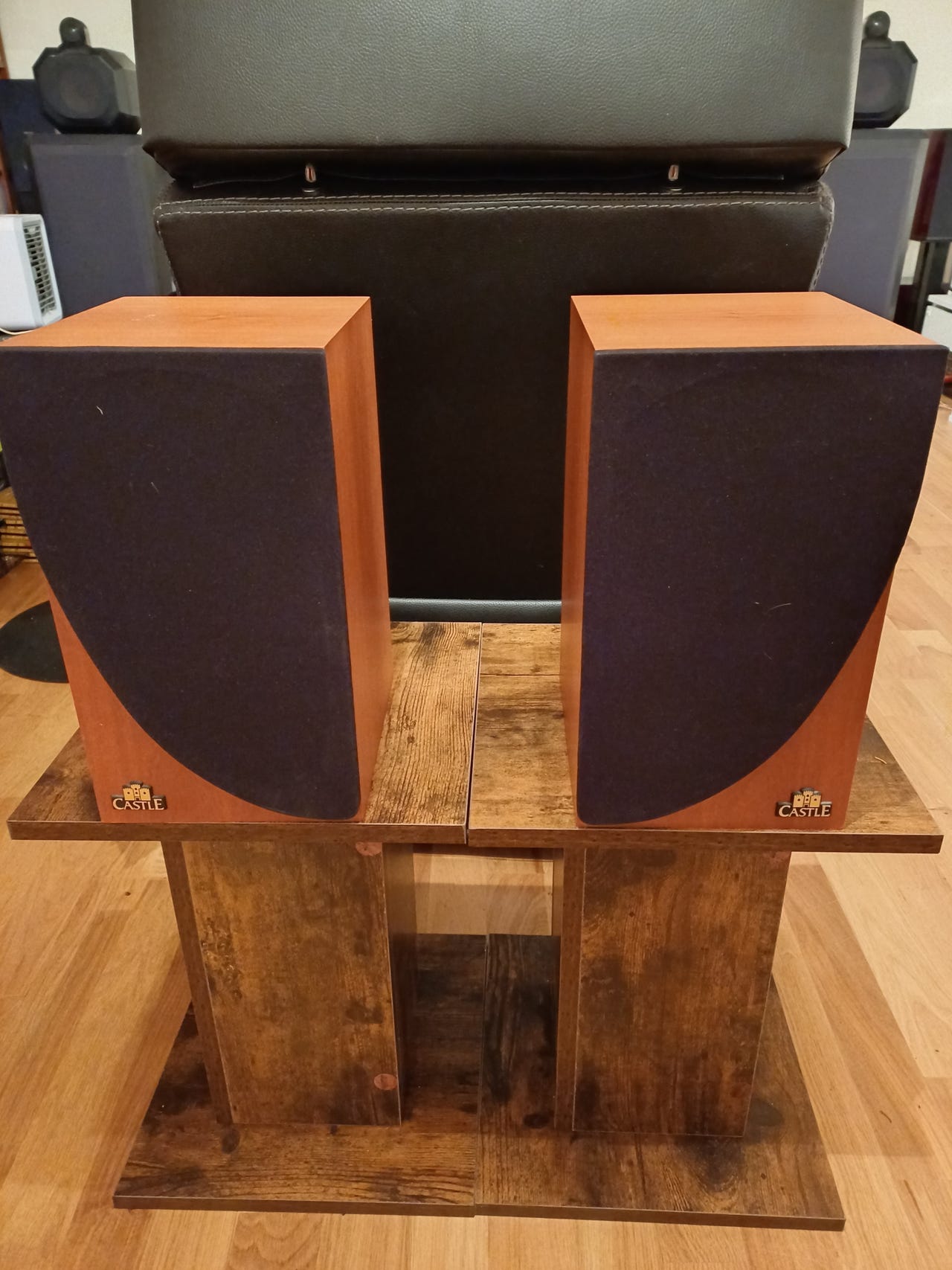 Castle Clifton 2 høytalere stativ | FINN-torget