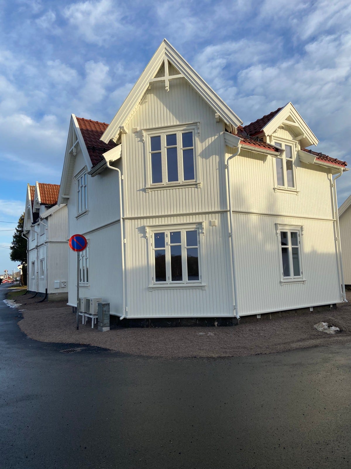 Selbak: NY 3 roms leilighet til leie i totalrestaurert tomannsbolig. 1 ...