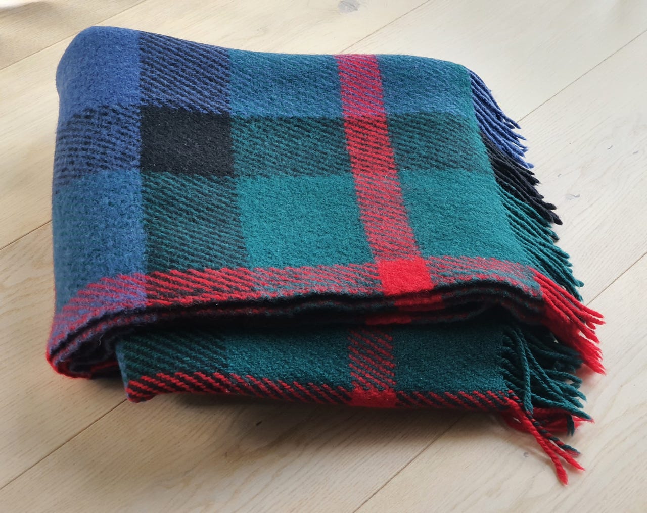 Ull pledd/ Pledd 100% ren ull. 130x150 cm. | FINN-torget