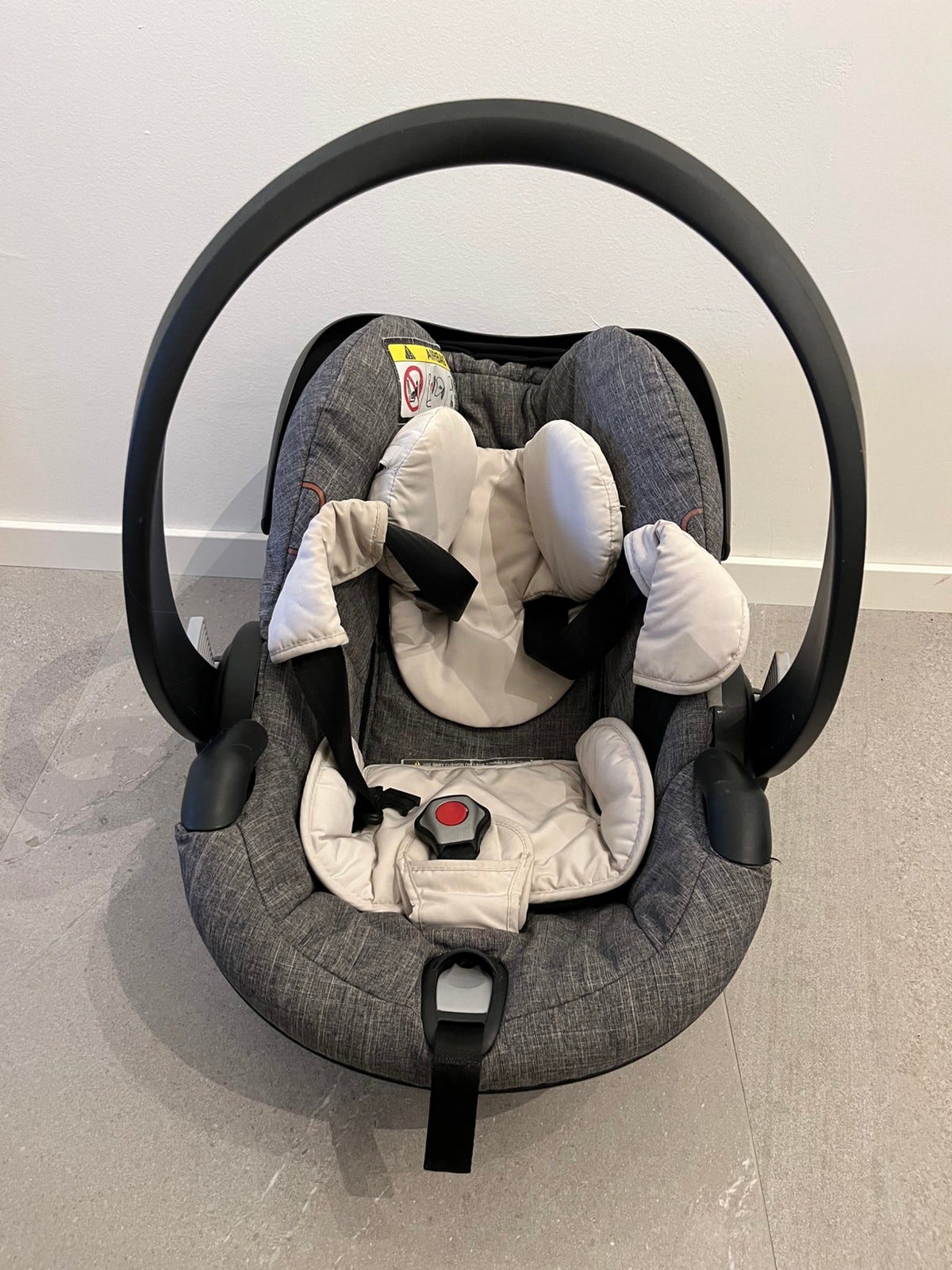 Bilstol til baby med BeSafe iZi MODULAR I-SIZE BASE | FINN-torget