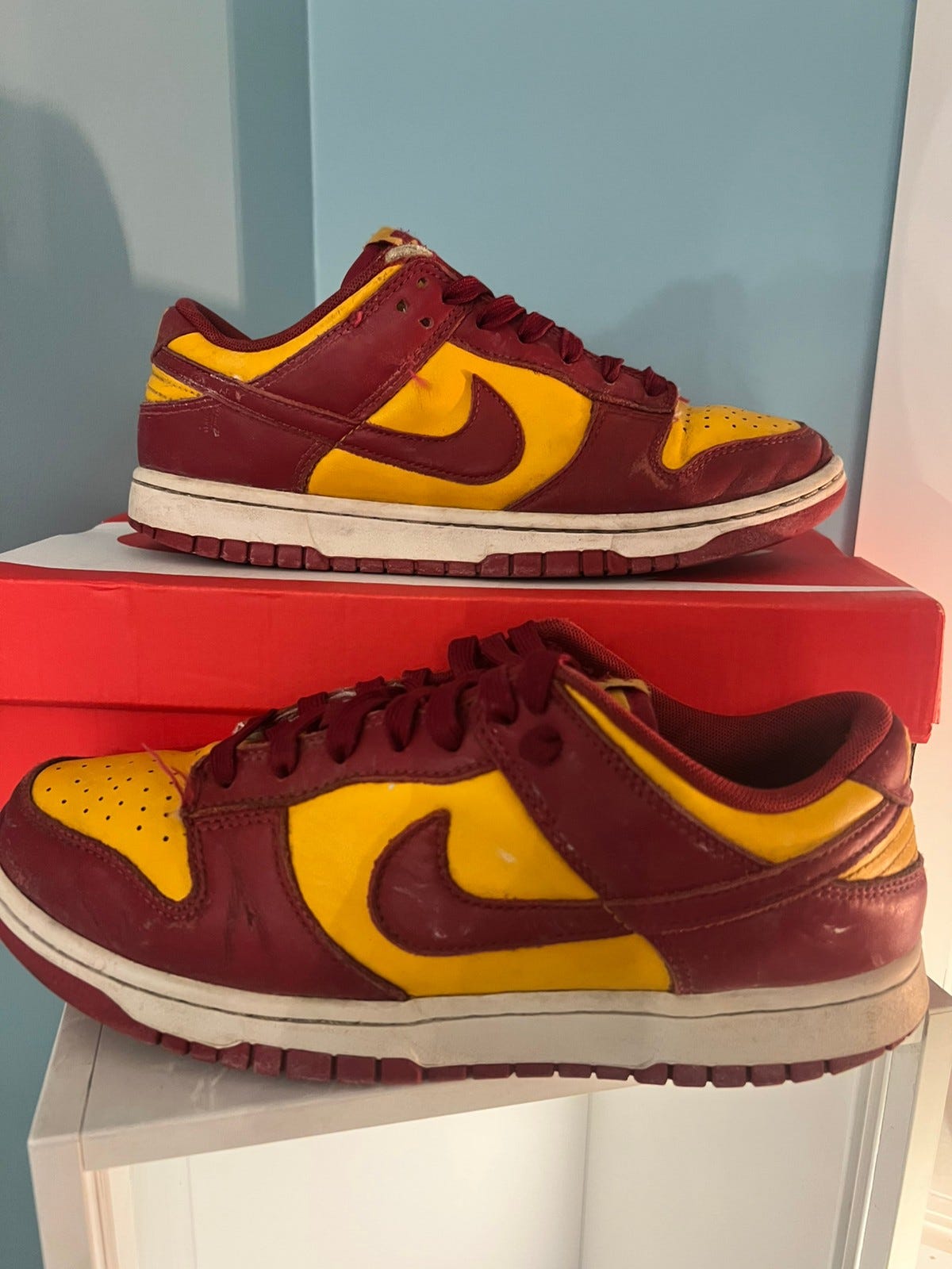 Nike Dunks Low Midas gold (str 42) | FINN-torget