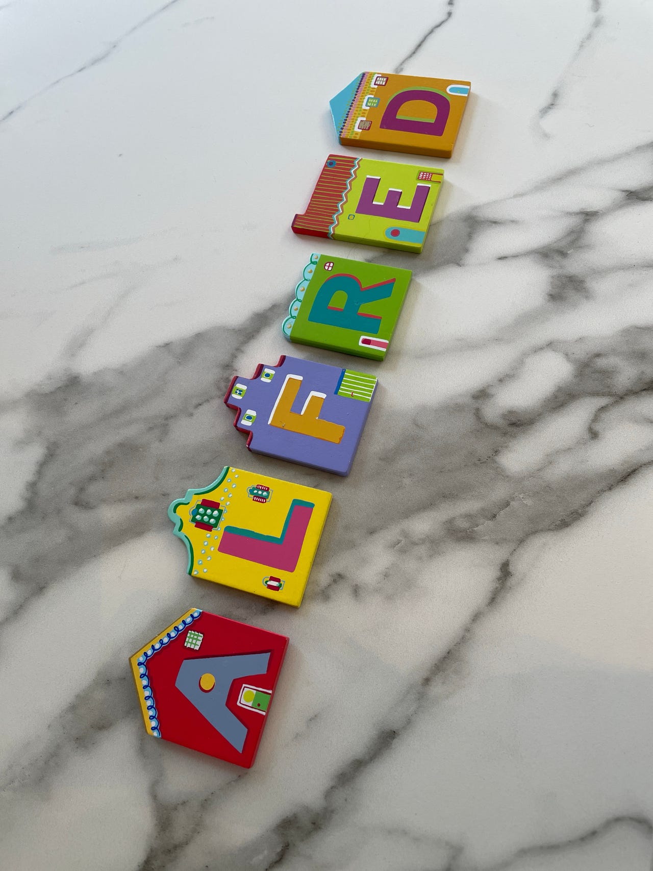 Navneskilt til barnerom «ALFRED» | FINN-torget