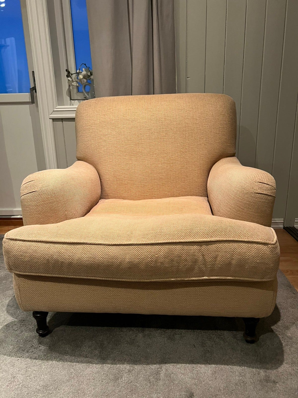 Howard lenestol med puff | FINN-torget