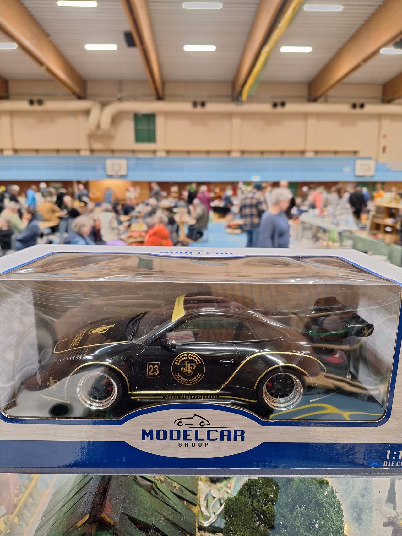 PORSCHE 911 JPS OLD AND NEW 1:18 | FINN-torget