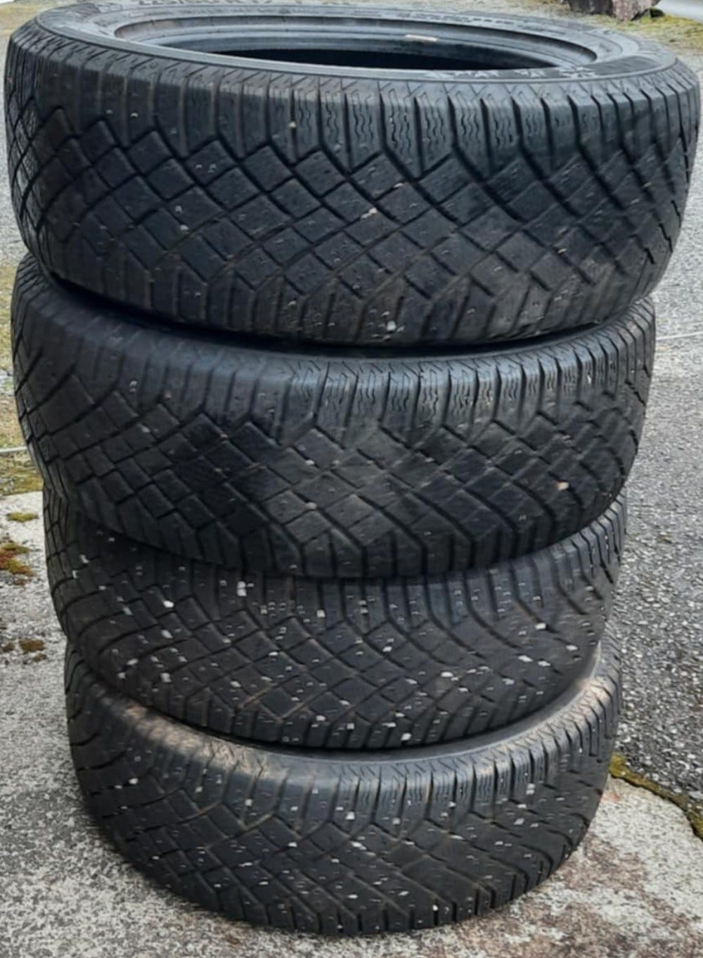 Continental 7 225/60x17 piggfrie vinterdekk med 7mm mønster | FINN-torget