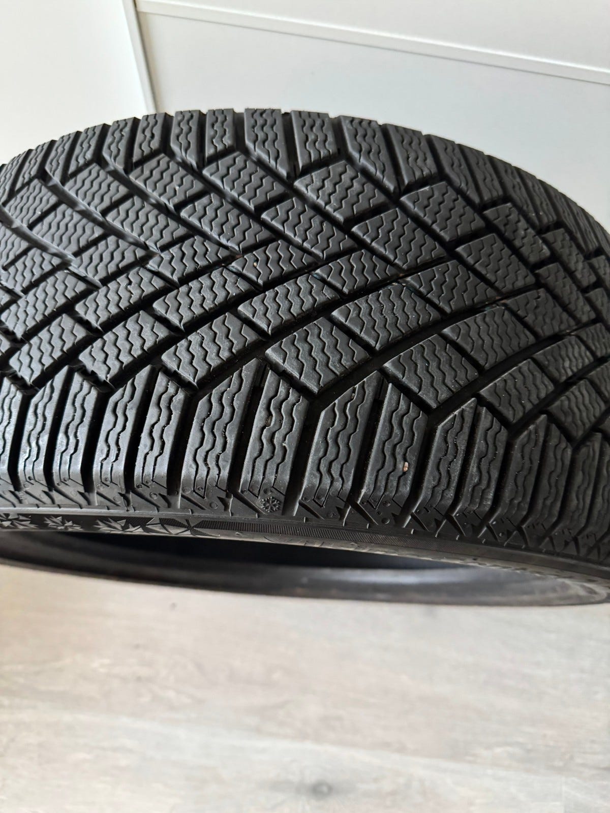 2 Vinter dekk continental viking contact 7 225/45 R17 | FINN-torget